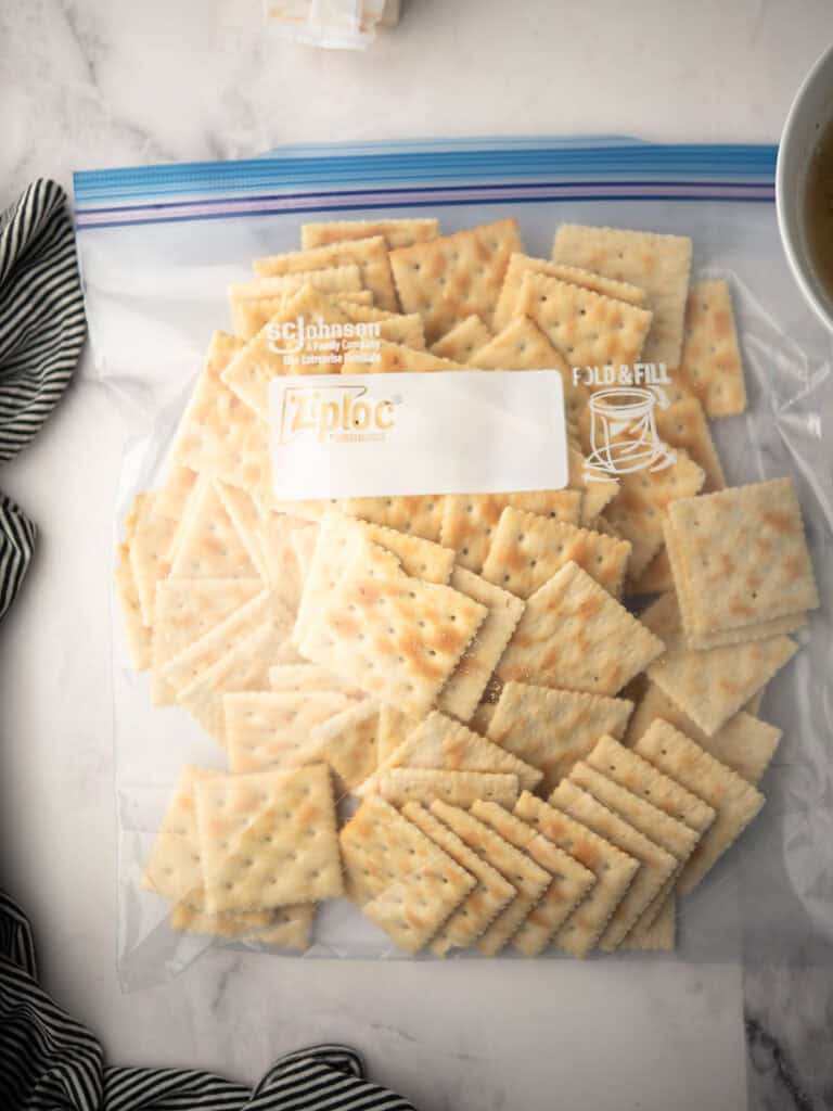 Spicy Saltine Crackers - Pepper Bowl